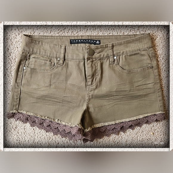 Tinseltown | Shorts | Tinseltown Womans Size 9 Shorts | Poshmark